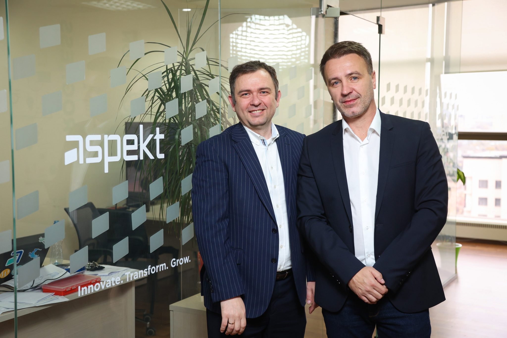 Interview: A Success Story of Oxus and Aspekt - Aspekt